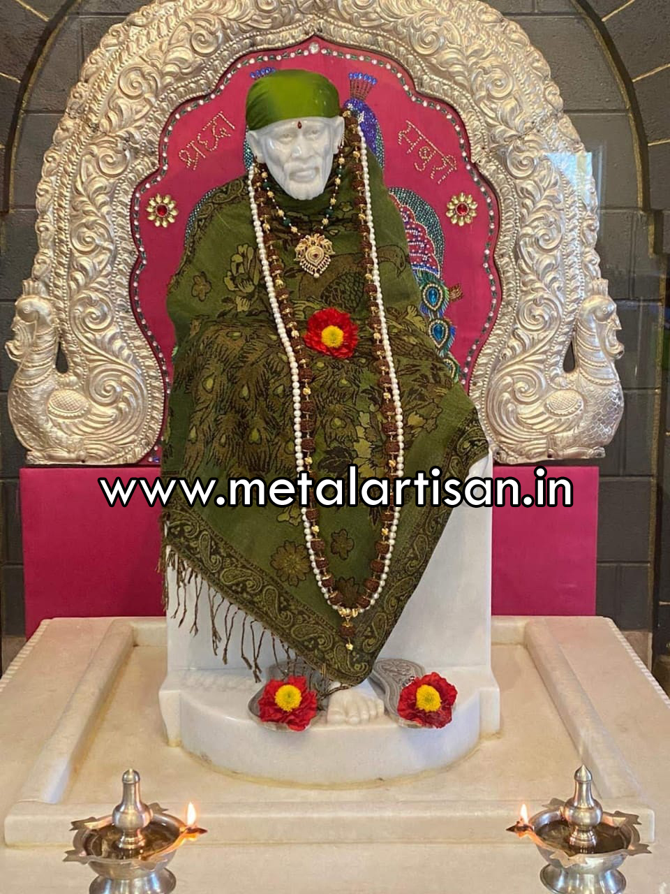 Silver sai baba handcrafted simhasan – Pembarthy Metal Handicrafts